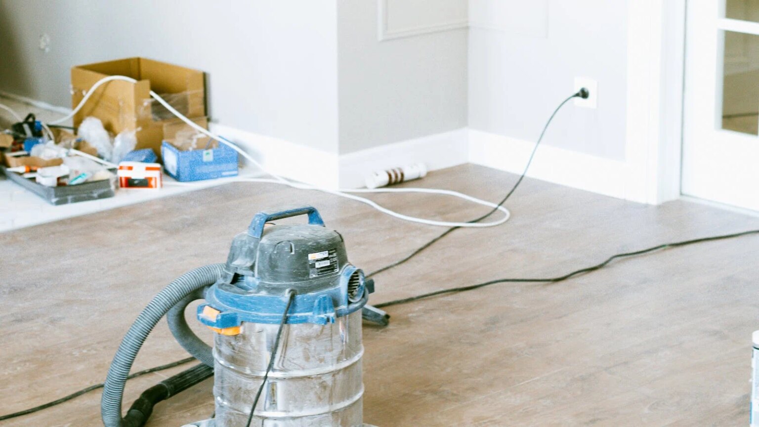 Bagged vs Bagless Vacuums for Dust and Pet Hair - HealthGlean